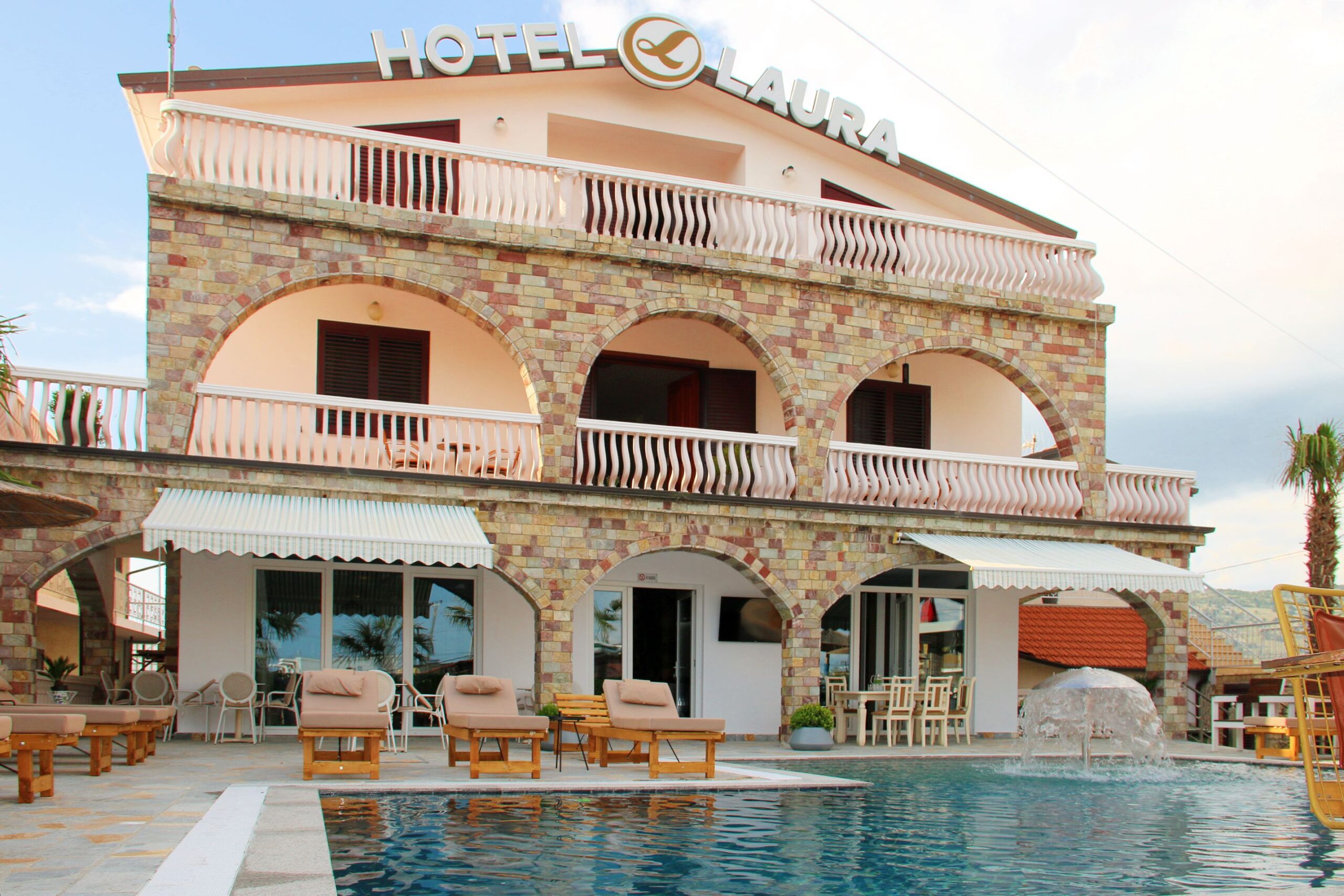 Hotel Laura – | Hotel & Apartaments